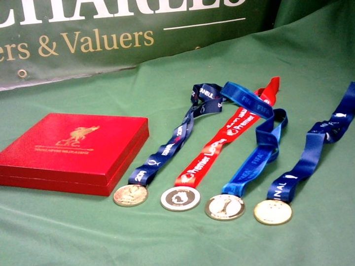 LIVERPOOL FOOTBALL CLUB MEDALS IN CASE 3146210-Simon Charles Auctioneers