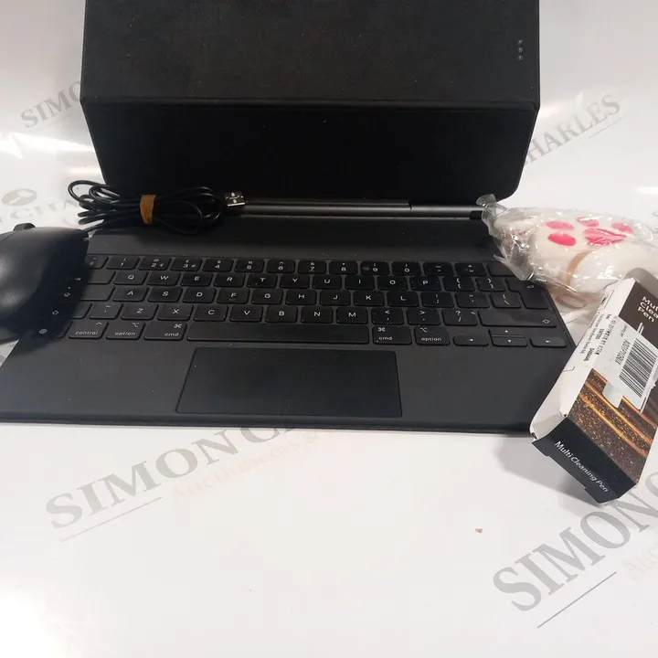 CLEANING PEN AND KEYBOARD ATTACHMENT 4464710-Simon Charles Auctioneers