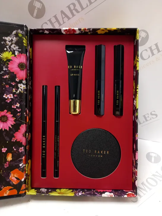 TED BAKER LONDON LIP COLLECTION GIFT SET 4493331-Simon Charles Auctioneers