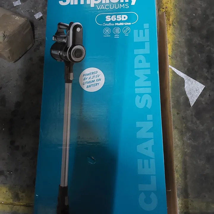 S65 DELUXE CORDLESS STICK VACUUM 4471950-Simon Charles Auctioneers