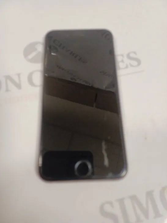 UNBOXED APPLE IPHONE MOBILE PHONE - A1586 4426772-Simon Charles Auctioneers
