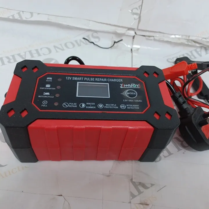 12V INTELLIGENT PULSE REPAIR CHARGER 4423795-Simon Charles Auctioneers